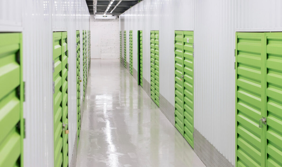 Un petit box de stockage sécurisé avec Location-gardemeuble.fr pour ...