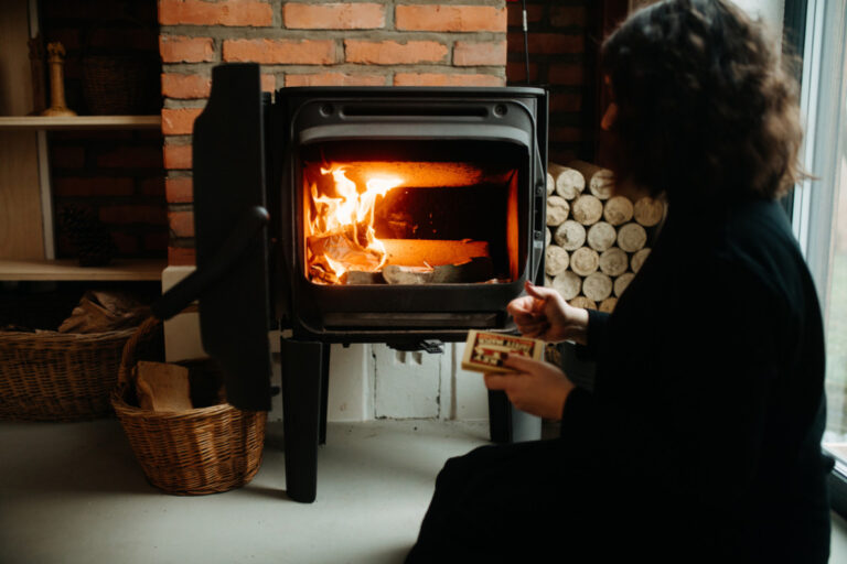 Comment allumer un feu de cheminée en toute sécurité