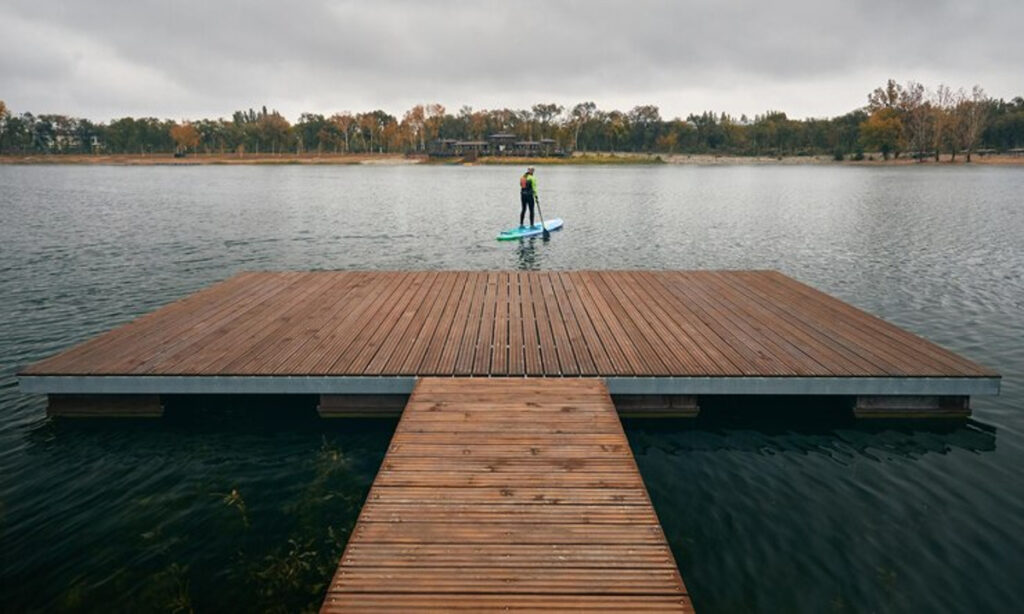 Comment installer un ponton flottant