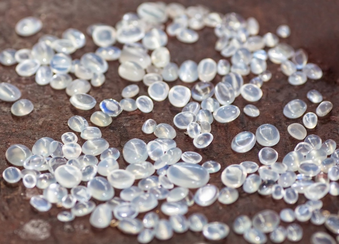 Comment nettoyer et recharger sa pierre de lune