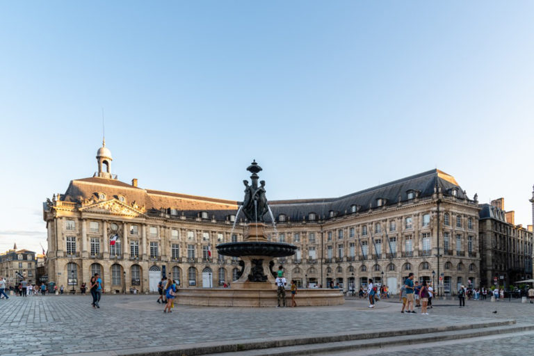 Librairie Mollat à Bordeaux : la plus grande librairie indépendante de ...